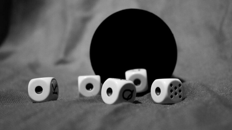 Knobeln: Regeln & Anleitung zum Würfelspiel & 5 tolle Tricks