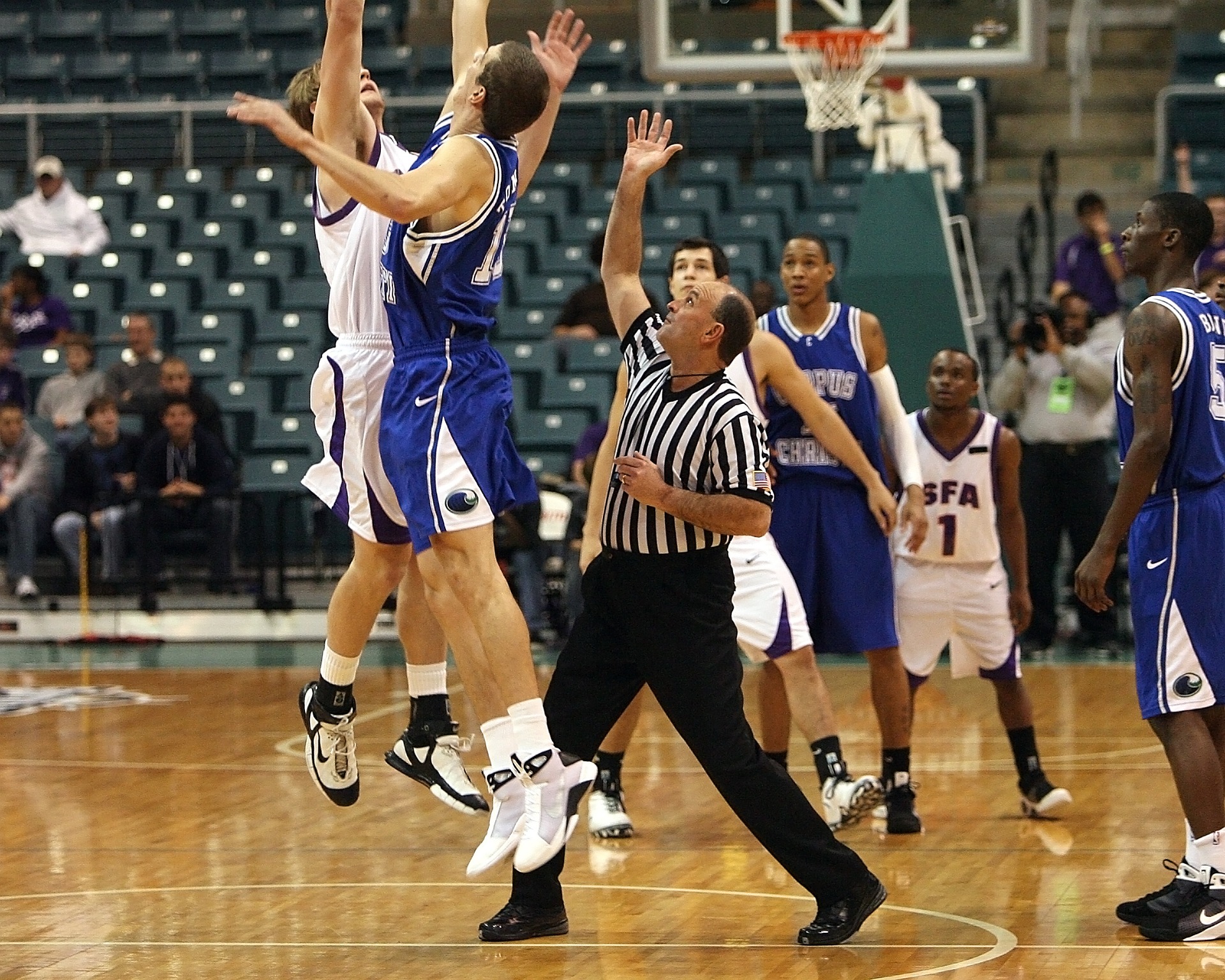 Basketball: 11 Regeln & Anleitung von FIBA, NBC & NCAA