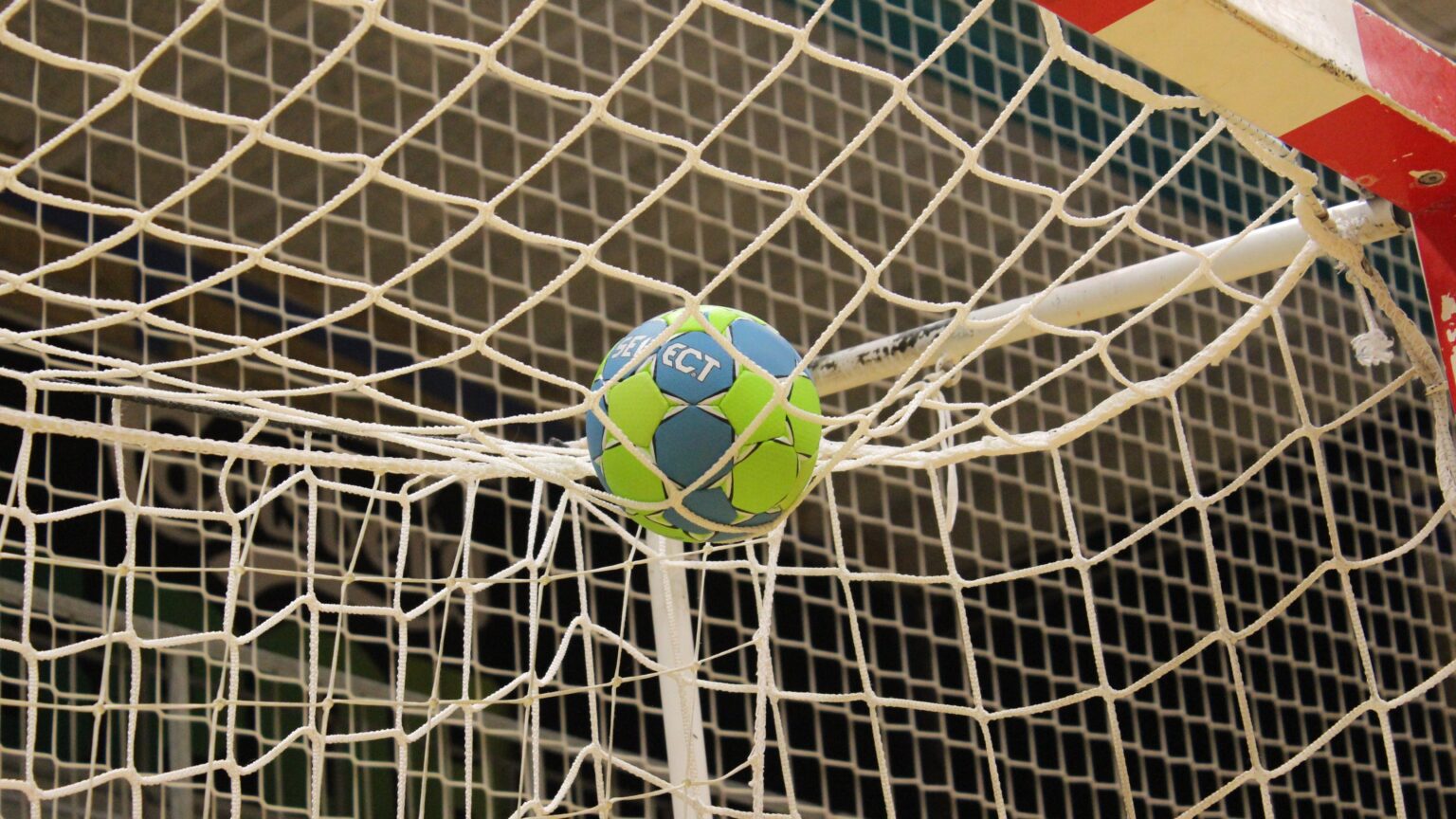Rote Karte Handball genau erklärt: 10 wichtige Fakten